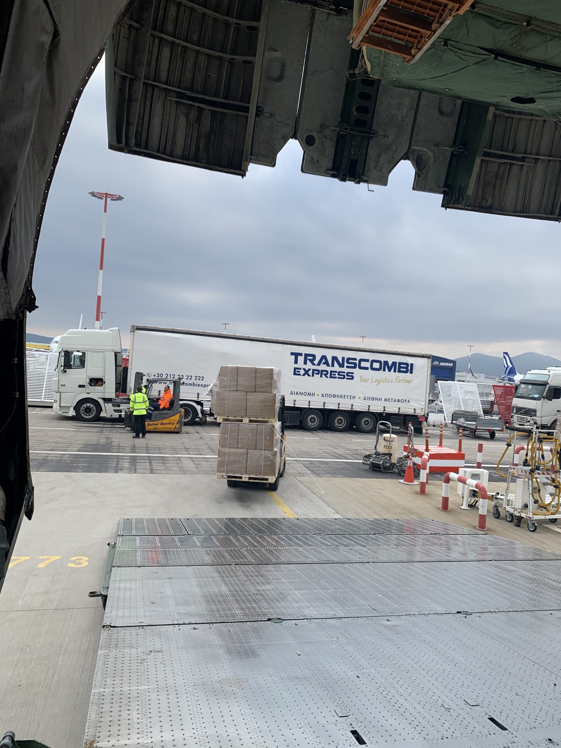 - Transcombi Express - Διεθνείς Μεταφορές & Logistics